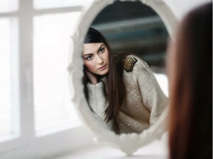 Top five traits of a Female Narcissist and what to look out for in a relationship